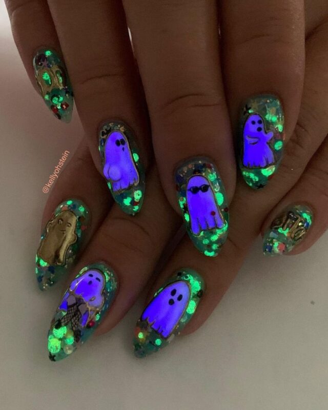27+ Spooky Nails That Can Only Scare Away Bad Vibes