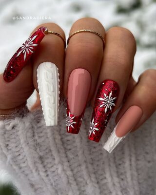 31+ Christmas Nail Glitter Designs to Spark your Festive Spirit