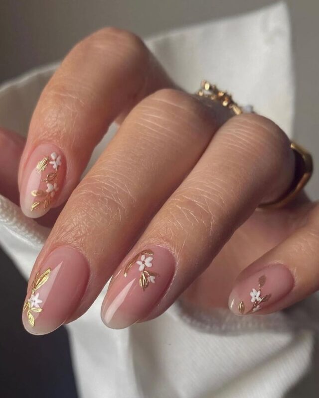 35+ Classy Spring Nail Ideas to Bloom with Grace and Elegance