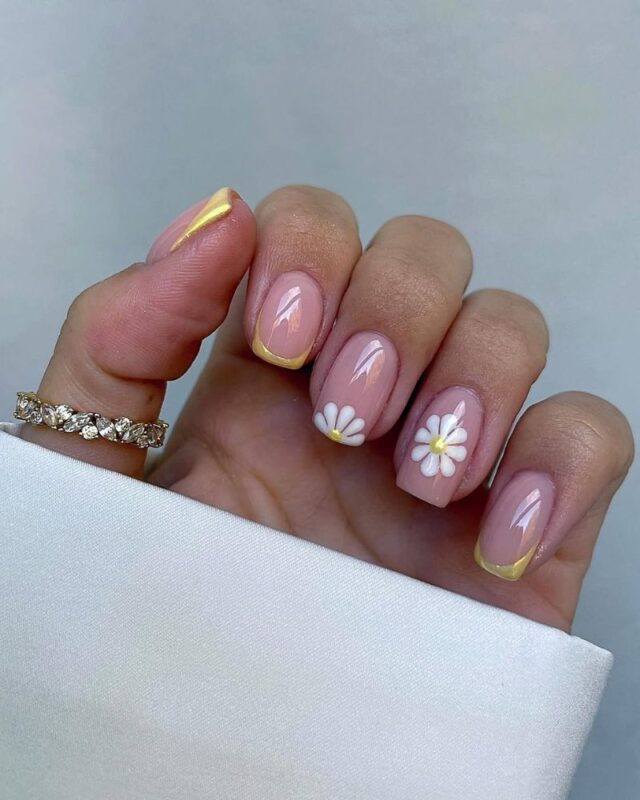 35+ Classy Spring Nail Ideas to Bloom with Grace and Elegance
