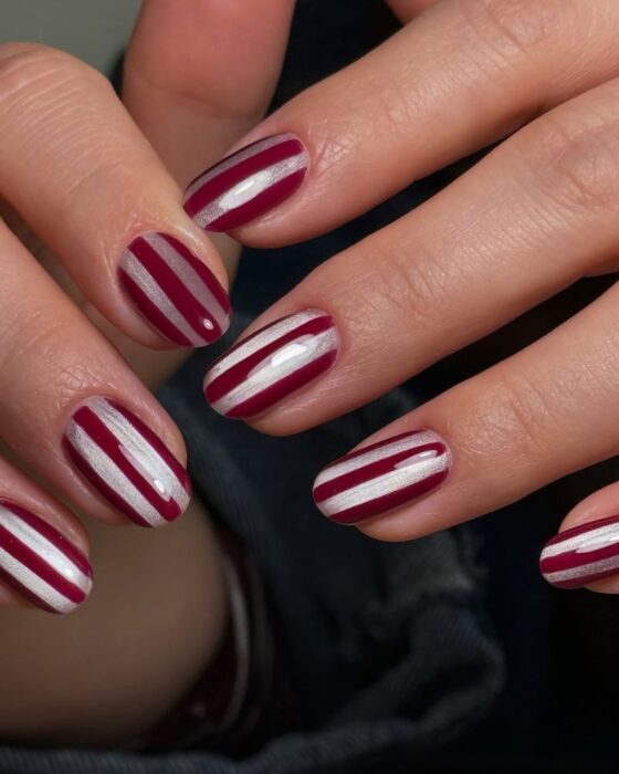 26 Candy Cane Nail Designs for a Sweet Christmas Mani
